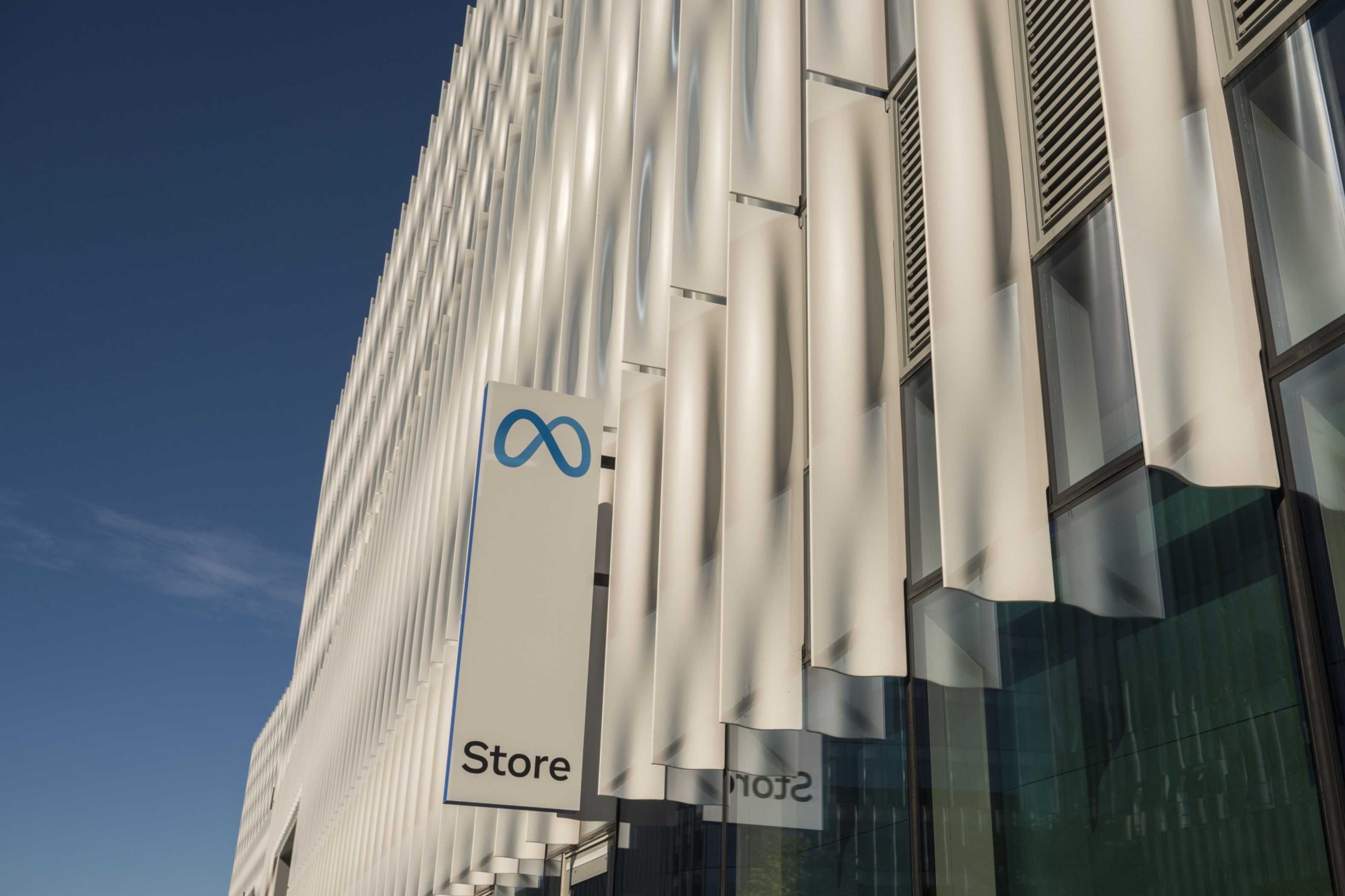 Ramai-Ramai Raksasa Teknologi PHK Massal, Kenapa Sih? - Context.id