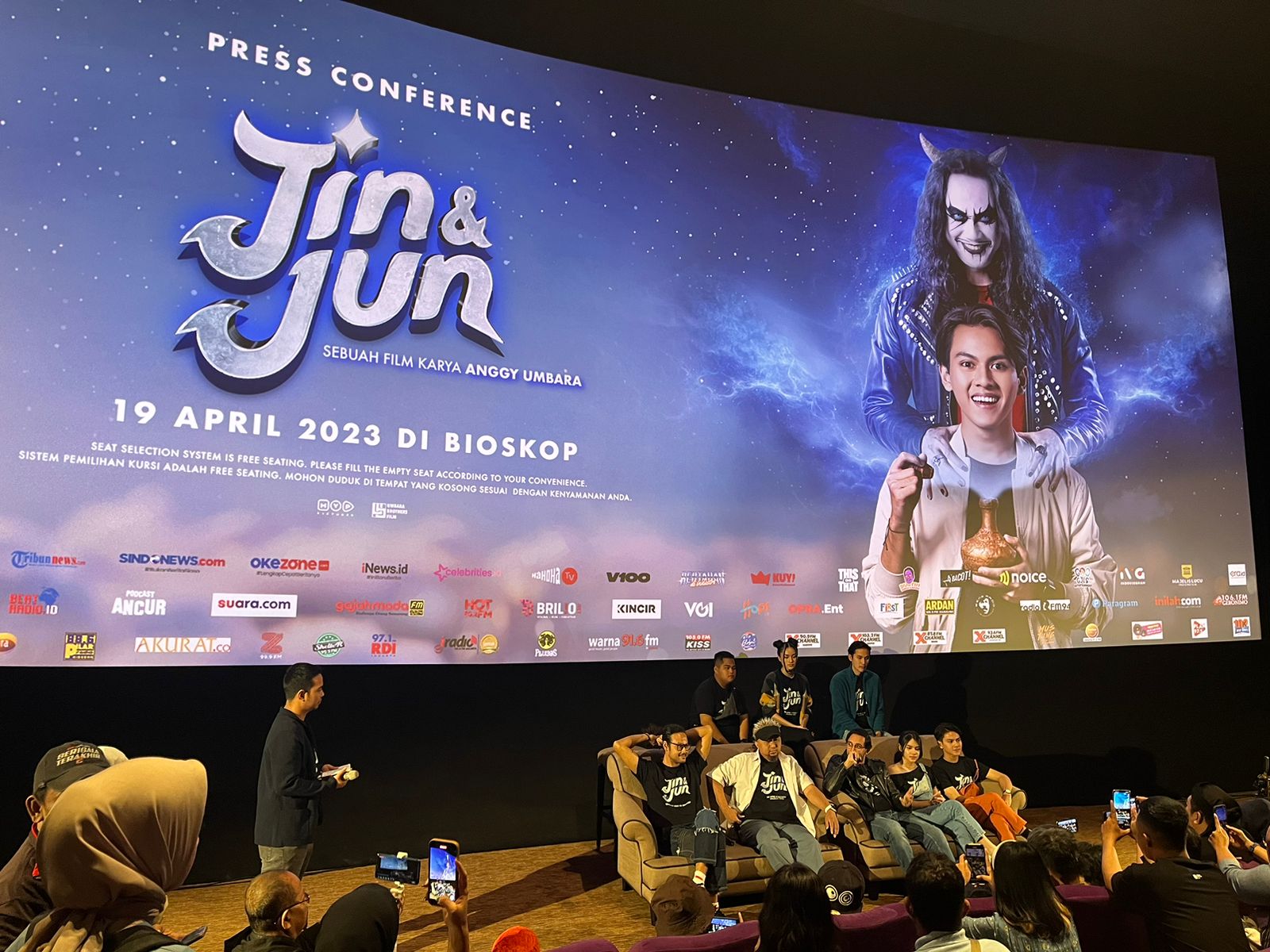 Jin & Jun Kembali, Kali ini dengan Jin versi Rocker! - Context.id